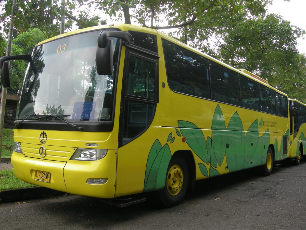 Yellow Bus | Program Pendidikan Vokasi Universitas Indonesia